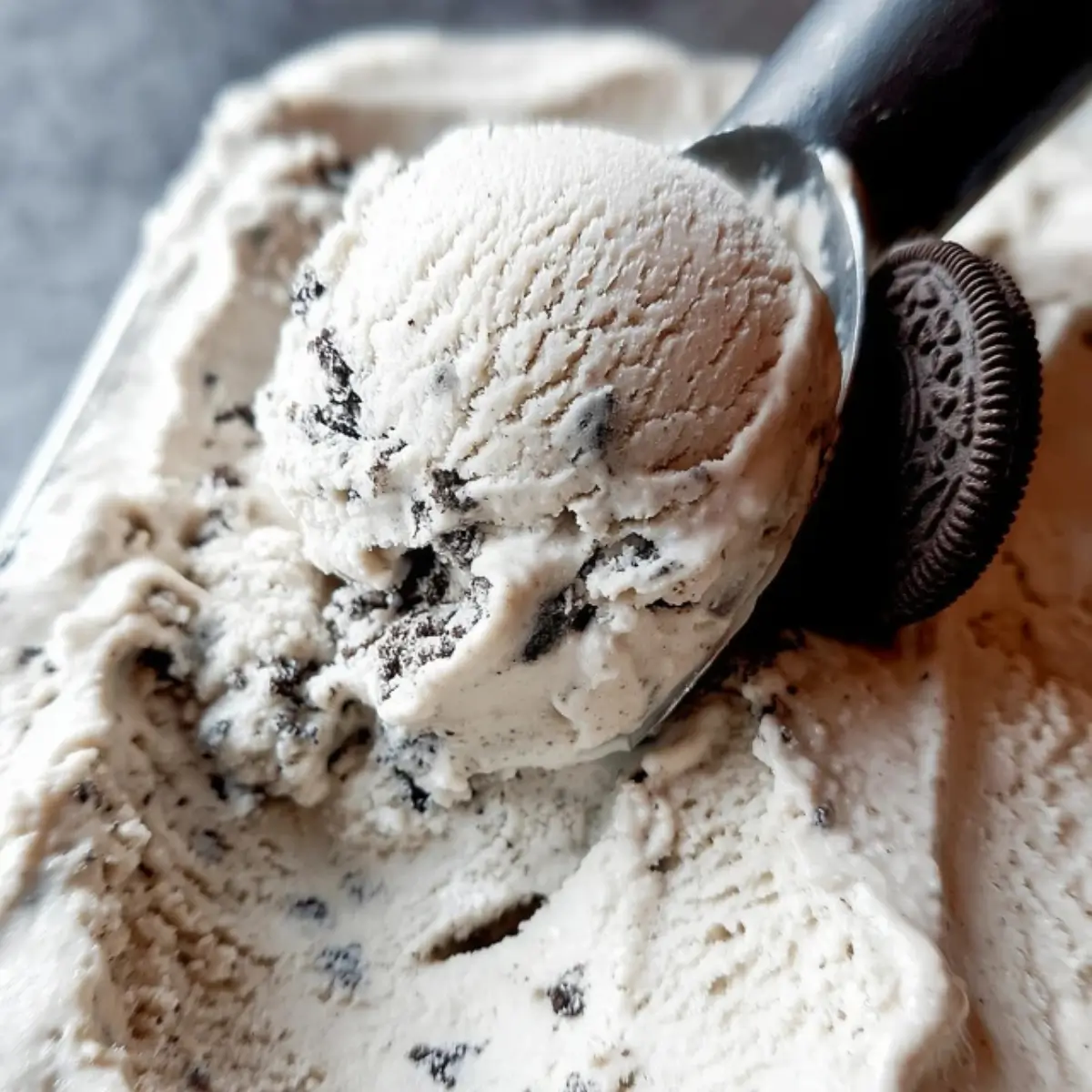 Cookies and Cream Ice Cream That’s Creamy, Crunchy, and Easy - Bitten ...